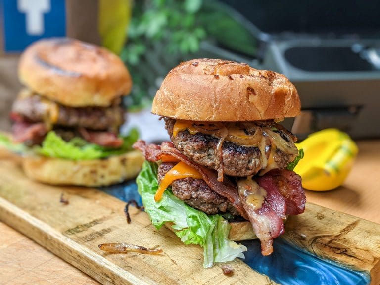 Double cheeseburger au bacon | Bob le Chef