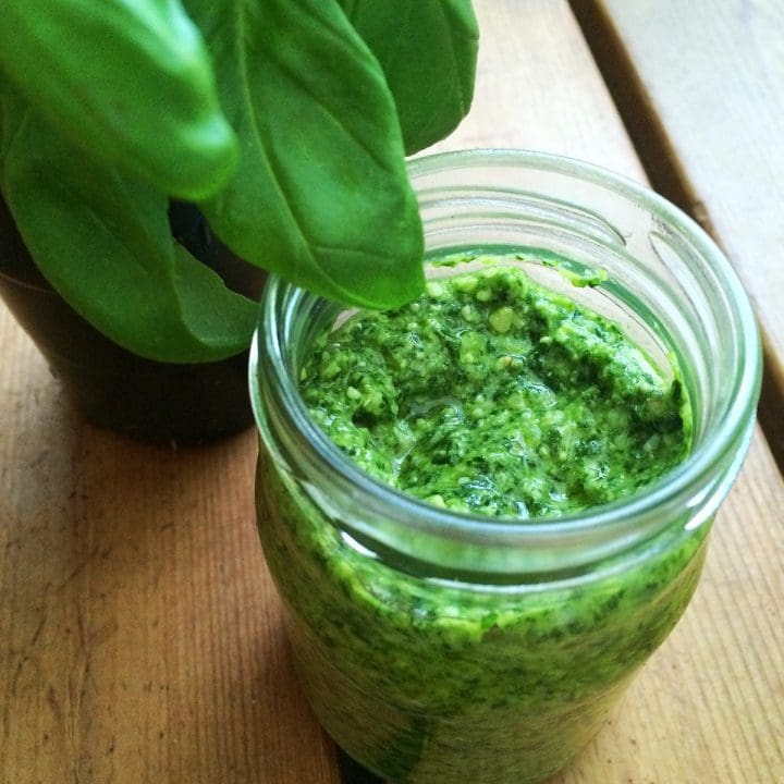 Pesto de basilic (aka pesto alla genovese) | Bob le Chef
