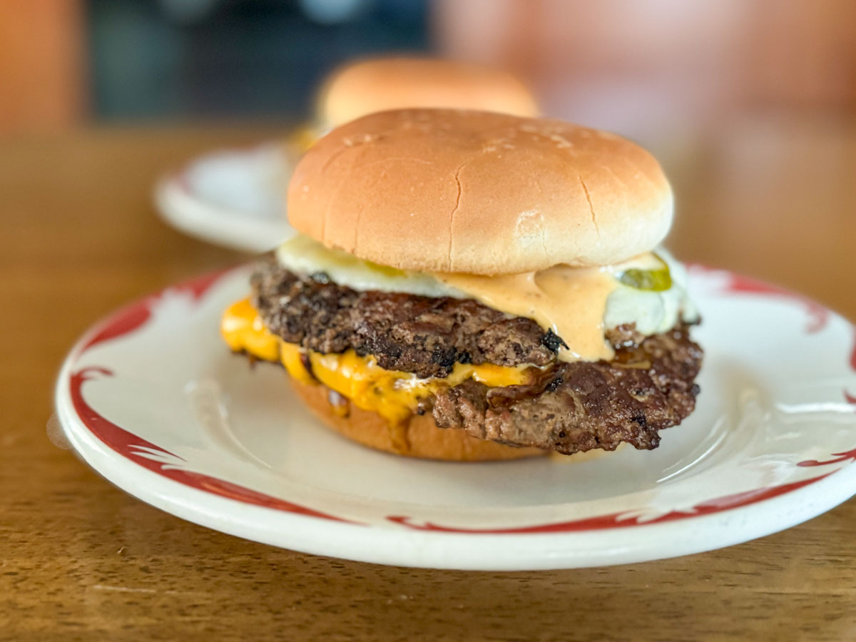 Double smash burger comme au casse-croûte | Bob le Chef